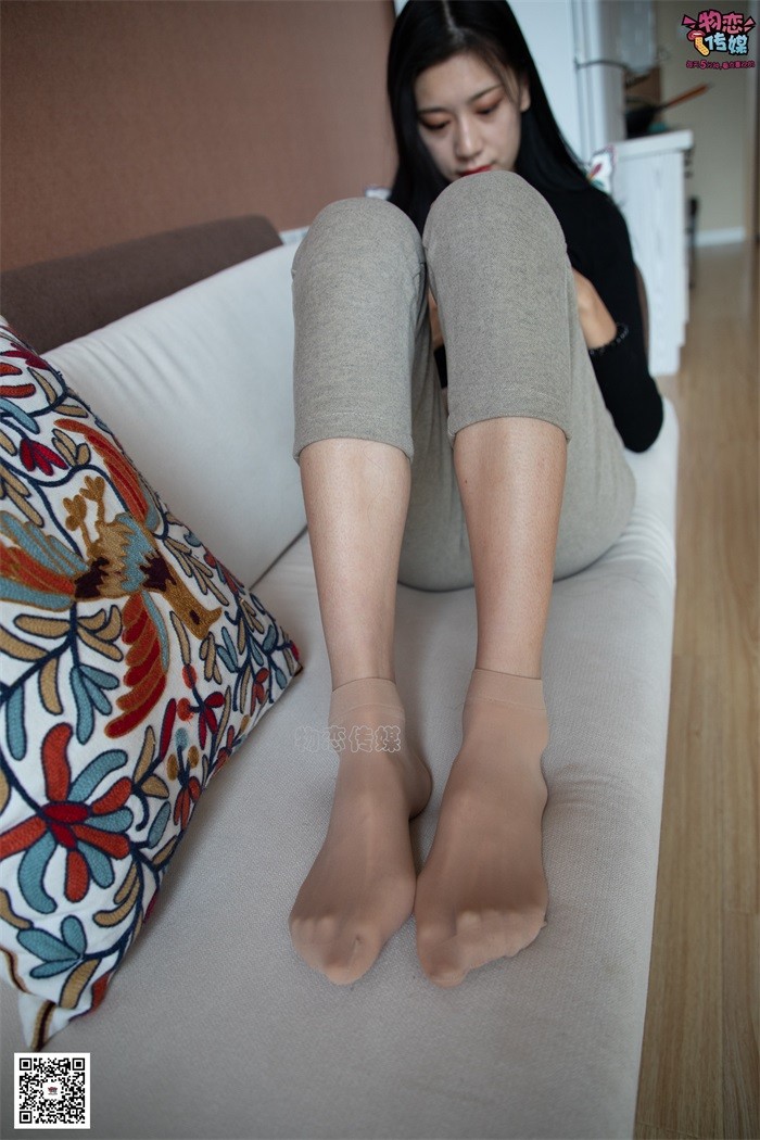 物恋传媒 No.070 肉丝长发美女 执剑舞一曲 温柔与谁共 [160P/1V/1.28GB] - 图火火