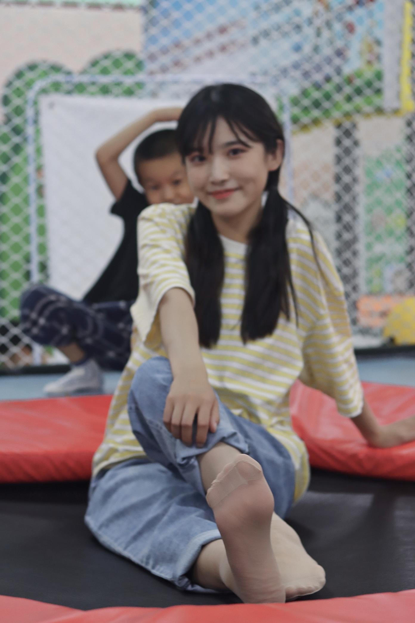 织梦映像 蹦床日记 赤着脚乐园漫步完整版短丝+白棉袜 [300P/1V/8.6G] - 图火火