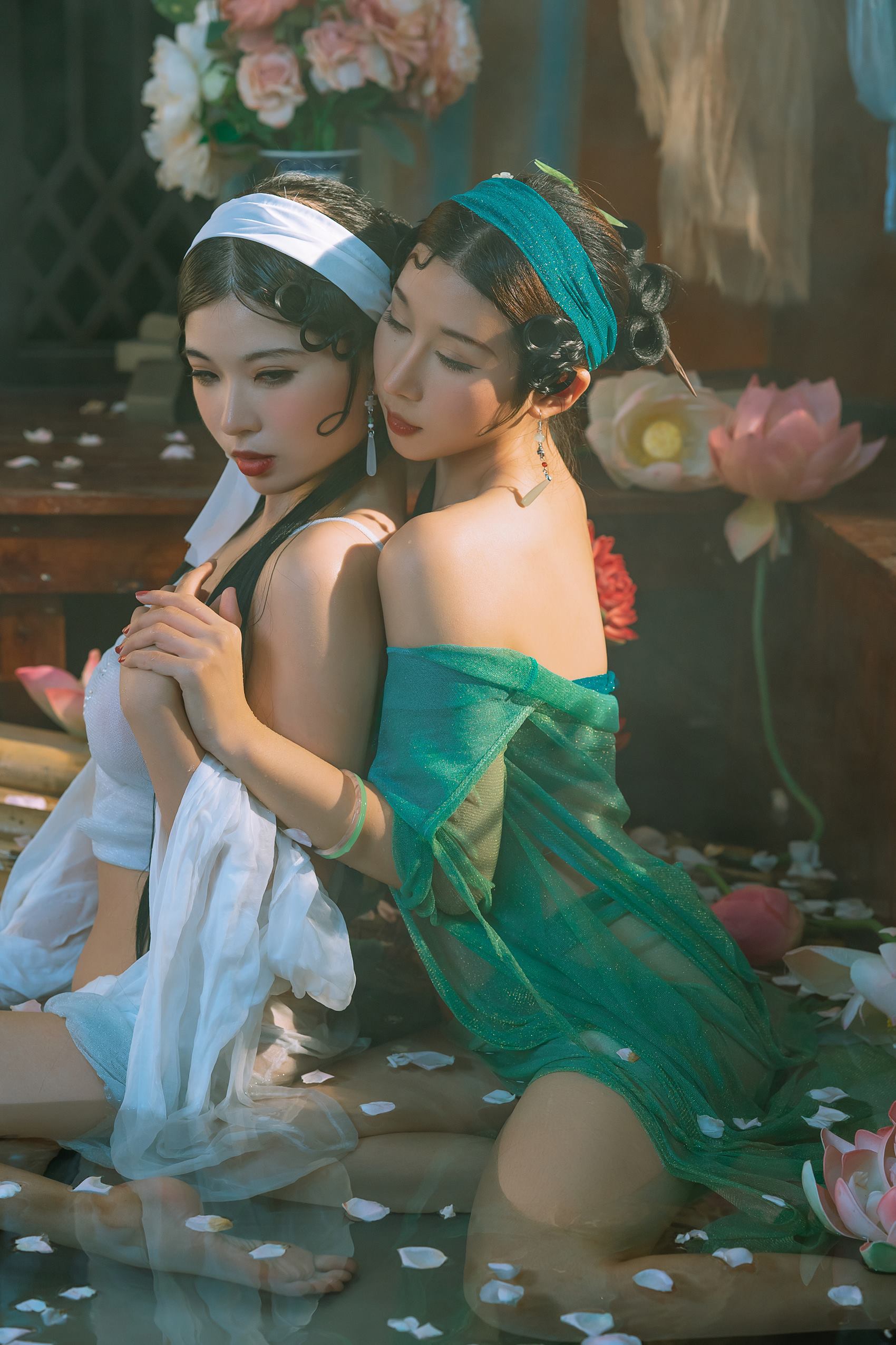 云溪溪 - 奶桃&轩萧学姐 白娘子&青蛇[26P/1V/415MB] - 图火火