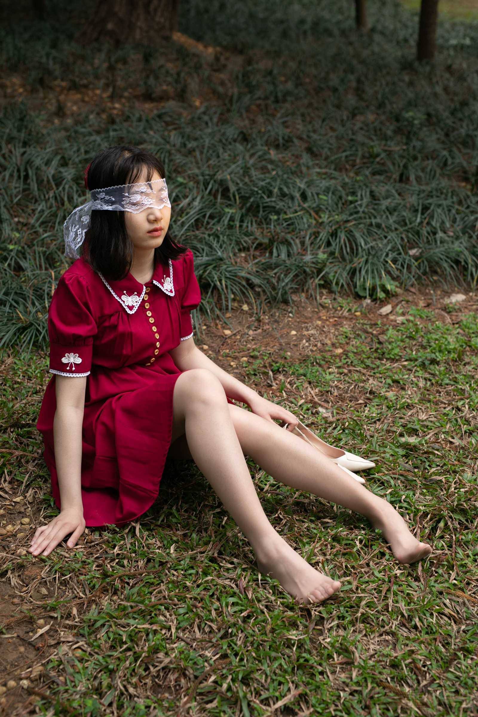 尤蜜丝 NO.044 穿搭推广展示图集 红裙森林[55P/372MB] - 图火火