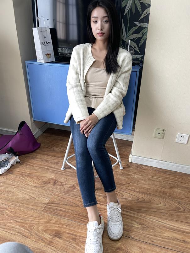 小麦学姐tk，一如既往的怕痒，痒到爆粗[34P/1V/1.89G] - 图火火