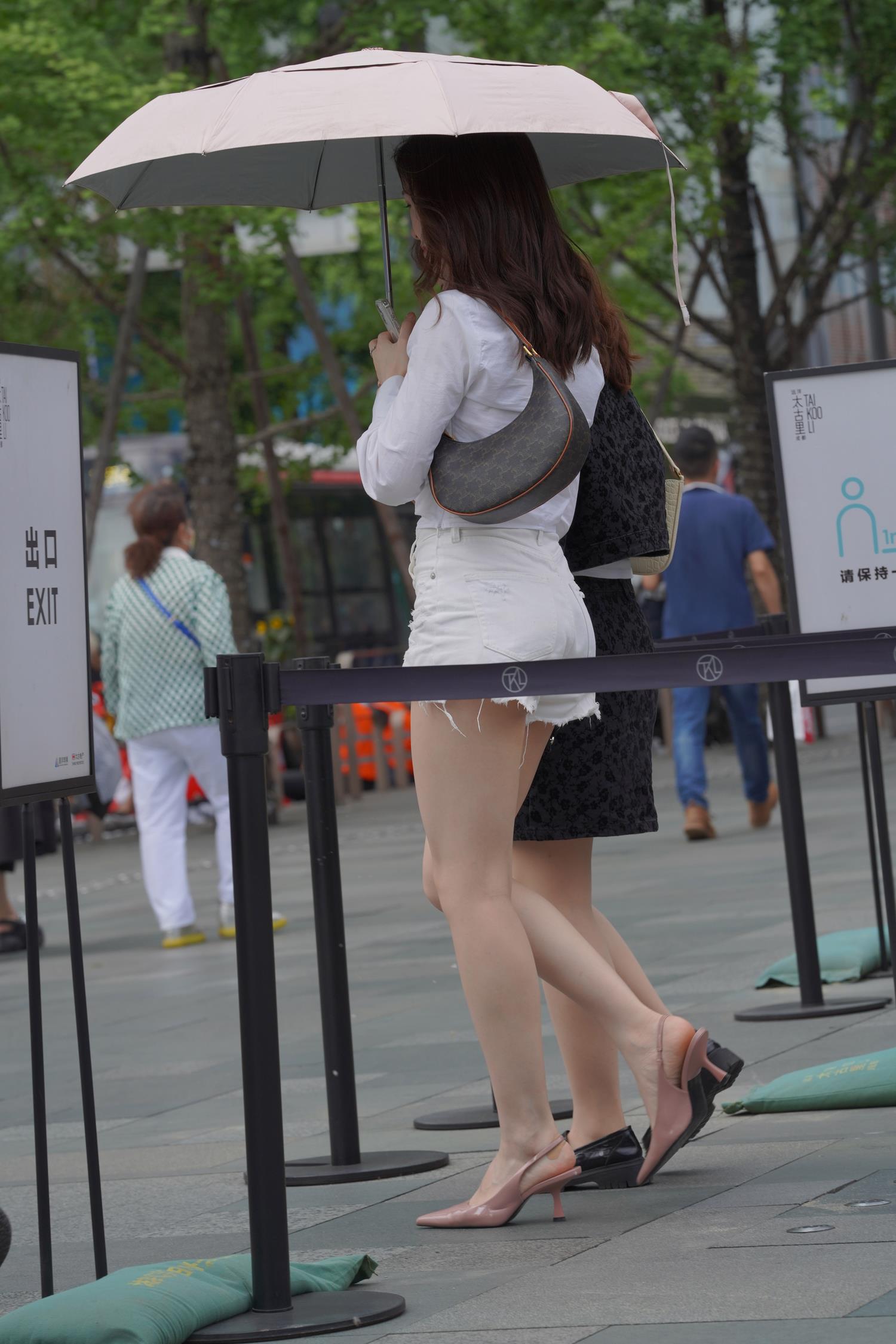 精选街拍作品 NO.4017 清秀白色短裤[221P/465MB] - 图火火