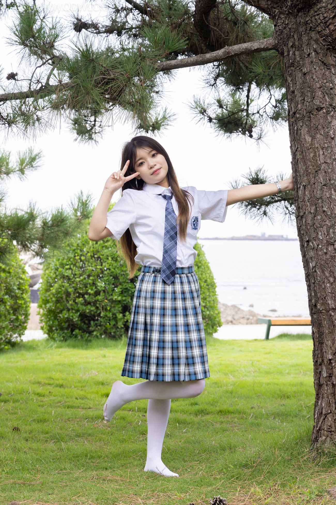 物恋传媒 NO.2242 闪闪-板鞋、厚白丝、户外草地公园沙滩脱鞋丝袜走路剧情[155P/1V/7.73GB] - 图火火