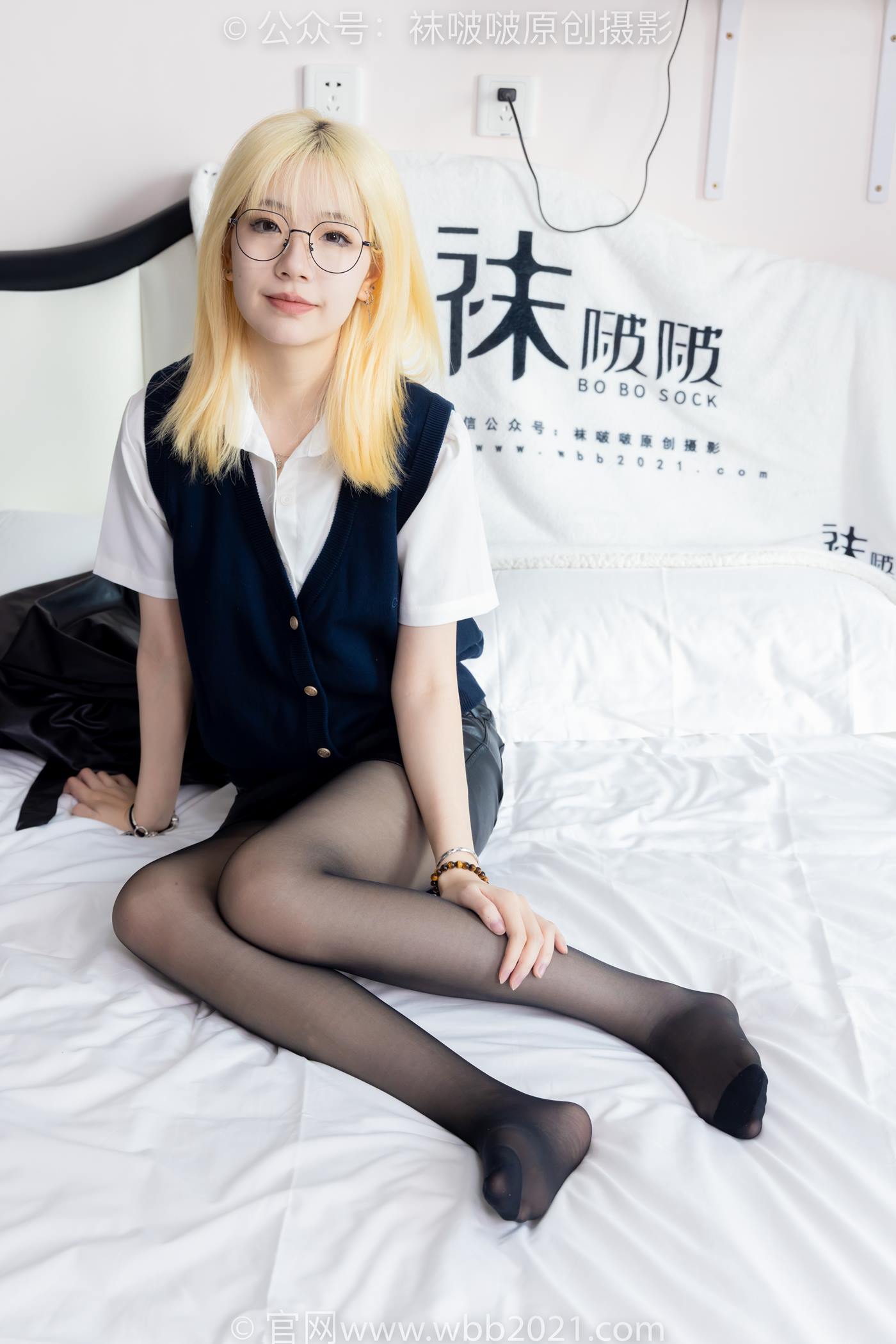 [BoBoSocks袜啵啵]NO.507 小甜豆 高跟长靴、薄黑丝、皮衣外套、ol风[140P/2V/5.96GB] - 图火火