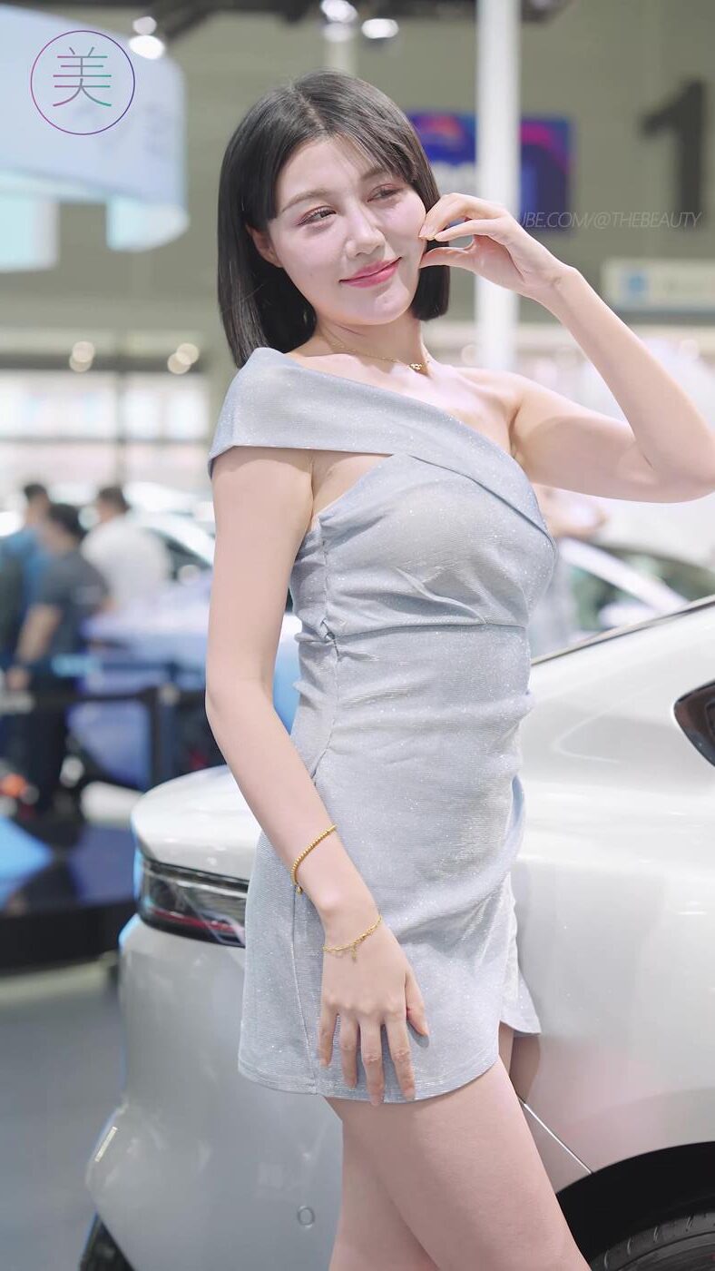 NO.0716 2023 广州车展 Racing Model 车模抖音网红随拍38[1V/384MB] - 图火火