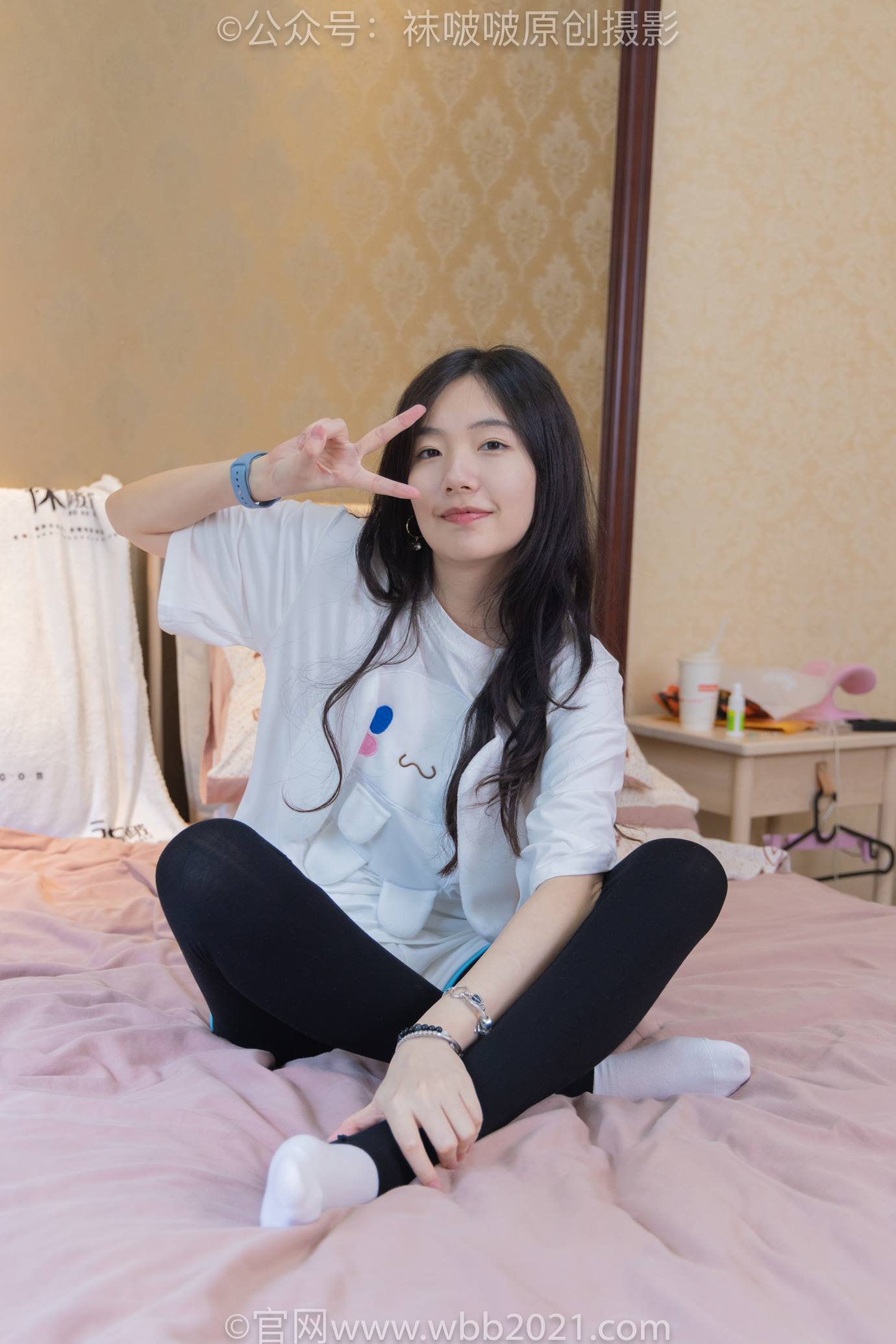 [BoBoSocks袜啵啵]NO.516 小甜豆-板鞋、厚黑色踩脚裤袜、白棉袜[145P/1V/7.18GB] - 图火火