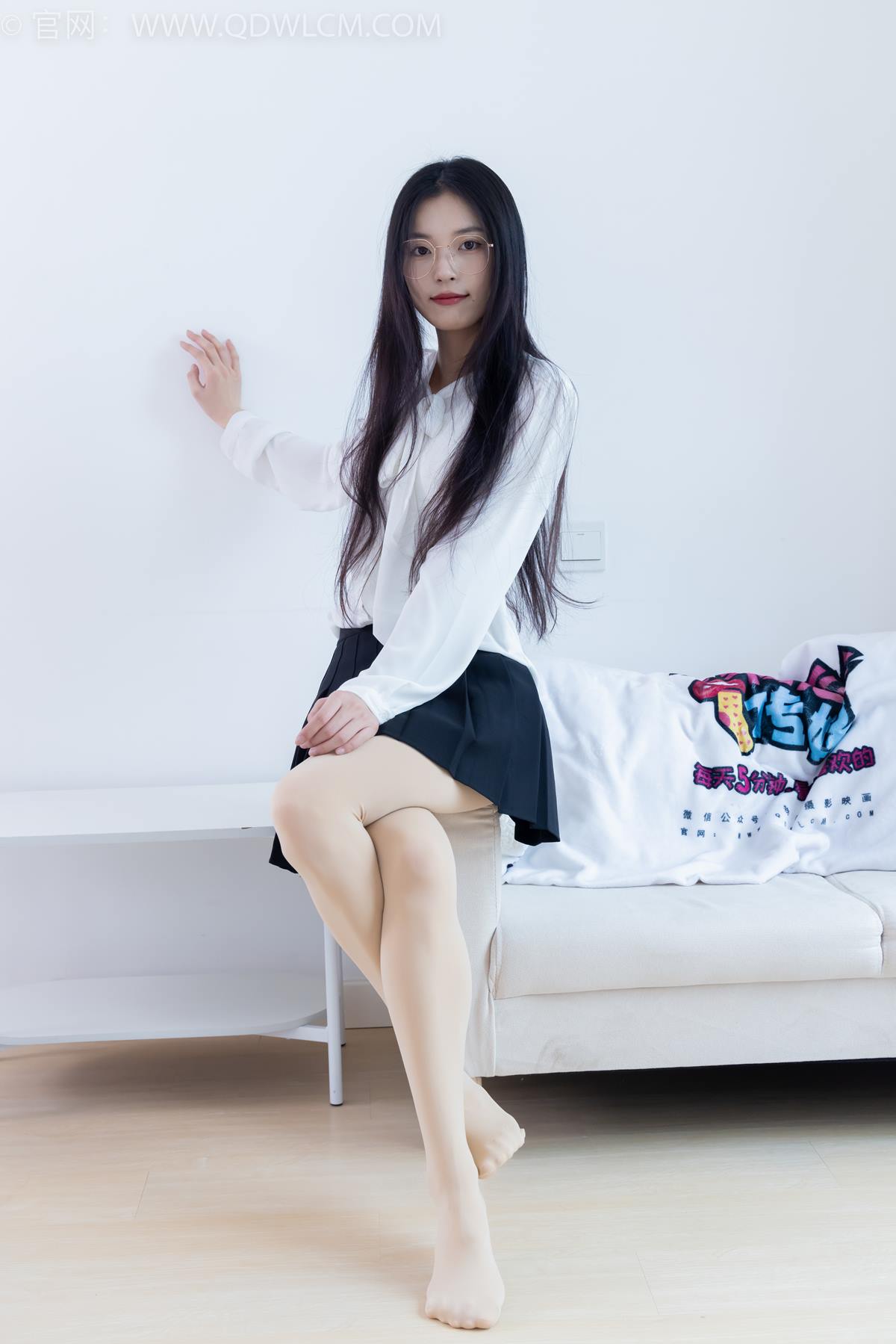 物恋传媒 NO.2349 茯苓-高跟长靴、高跟凉鞋、厚肉丝、薄黑丝[175P/1V/4.39GB] - 图火火