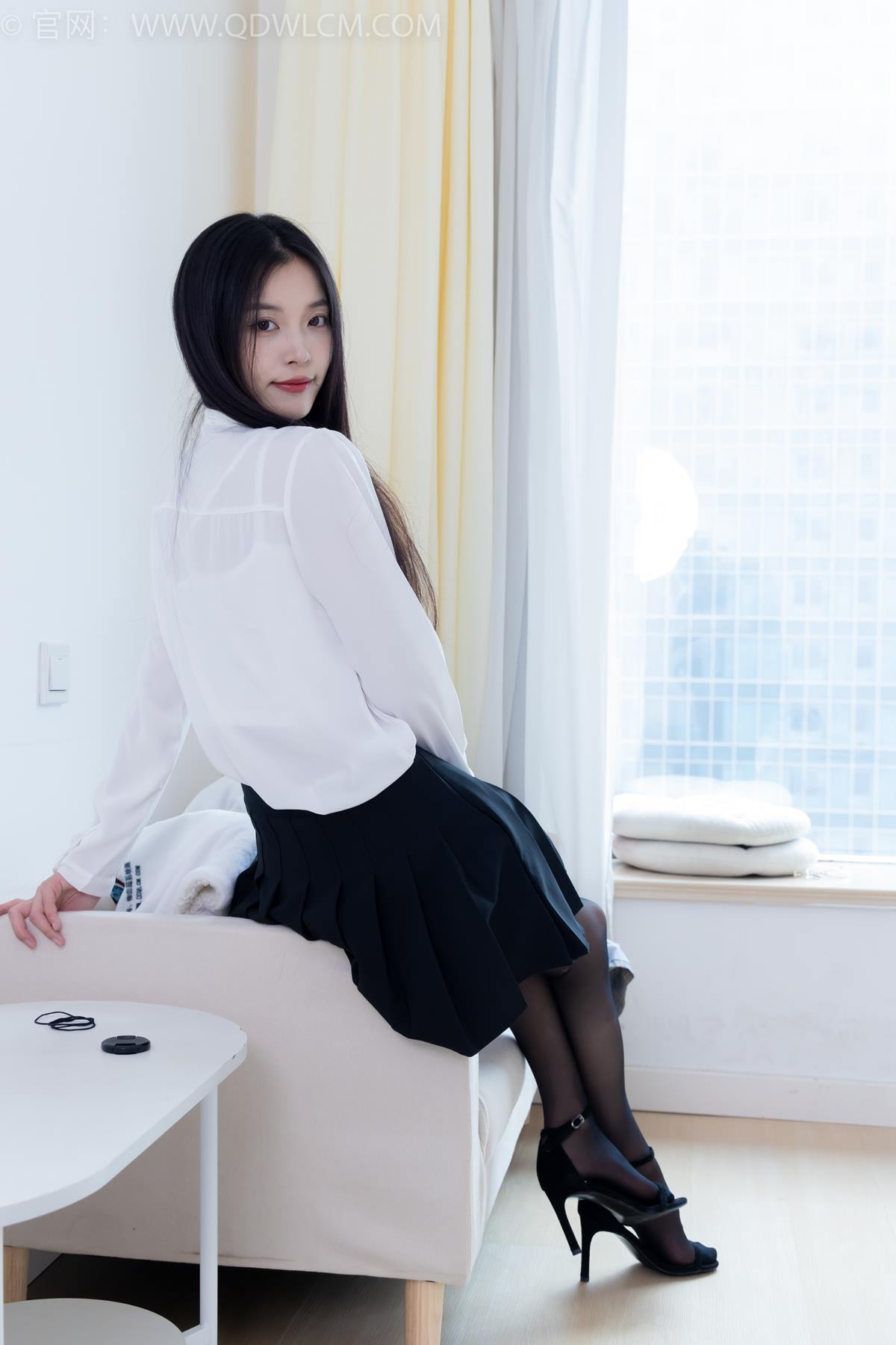 物恋传媒 NO.2349 茯苓-高跟长靴、高跟凉鞋、厚肉丝、薄黑丝[175P/1V/4.39GB] - 图火火