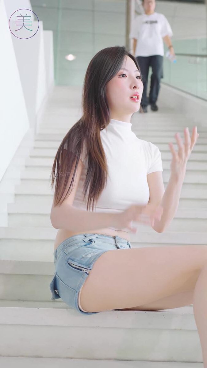 NO.1231 2023 东莞秋季车展 Racing Model 车模抖音网红随拍车模07[1V/349MB] - 图火火