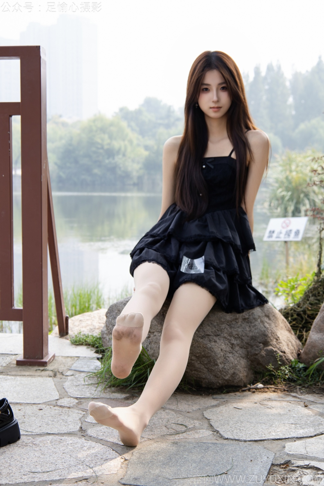 足愉心 第75期 小瑶肉色丝袜、白色棉袜、玛丽珍小皮鞋 [135P/2V/12.2G] - 图火火